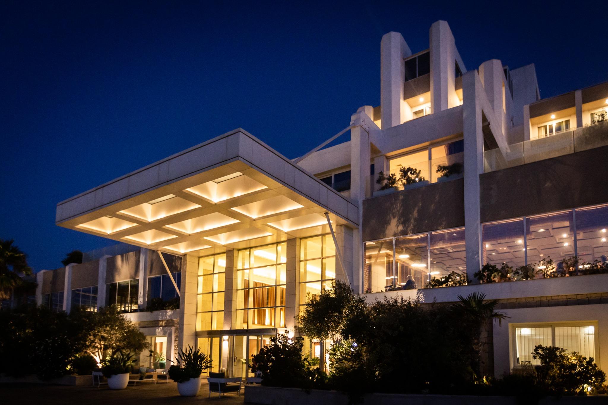 March Getaway at the ★★★★ Salini Resort in a Superior Room for 2 persons