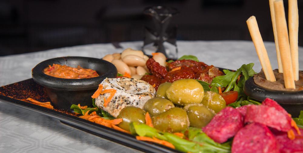 THE FORTRESS WINE & DINE - Choose any dishes from the À la carte menu ...