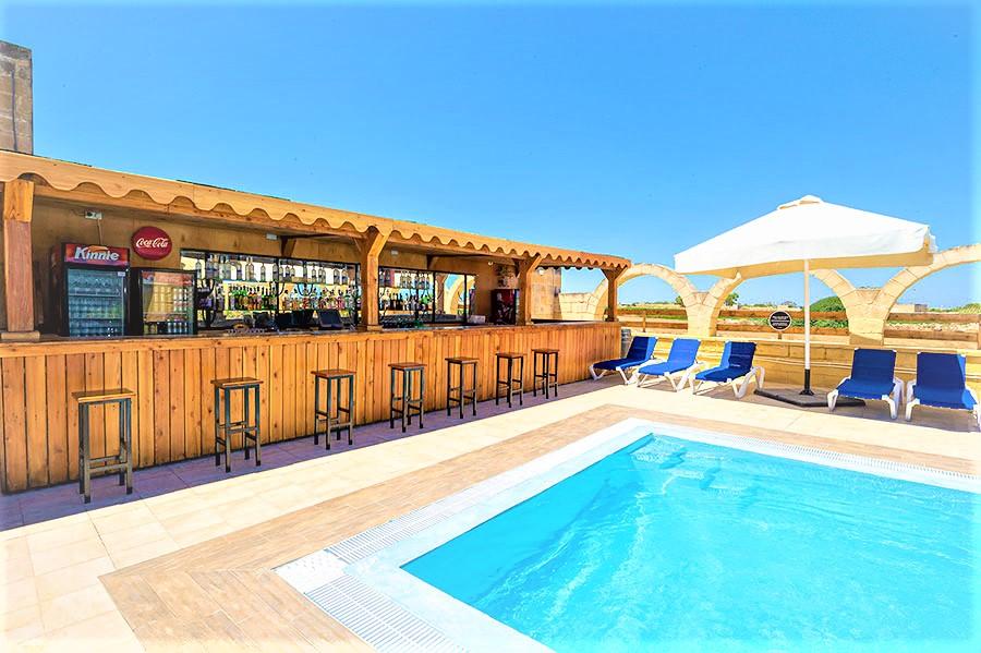 Day By The Pool (Private) incl. BBQ Table, Free Flowing Wine and Finger ...